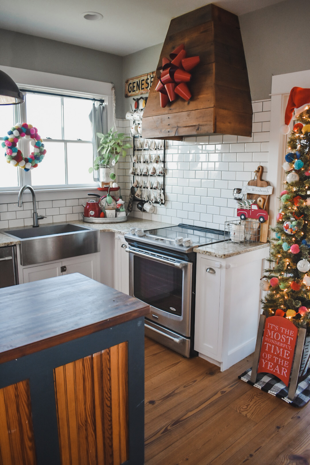 A fun and family-friendly Christmas holiday home tour